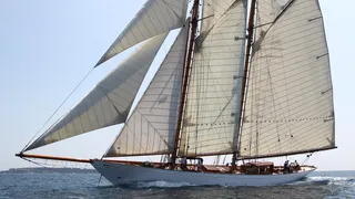 Vintage 41m Fife gaff-rigged schooner Altair on the market
